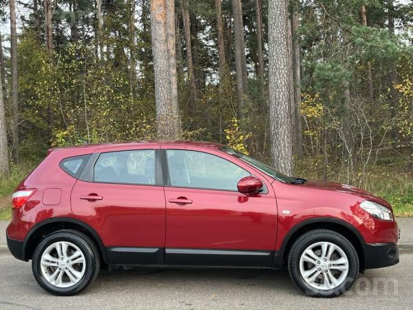 Ниссан Кашкай 2013 в Валмиера на AUTOMOTO.COM.LV Красный Ниссан Кашкай 2013 в Валмиера, объемом двигателя 2.00 л и пробегом 0 тыс. км за 7000 €, фото 3 на AUTOMOTO.COM.LV