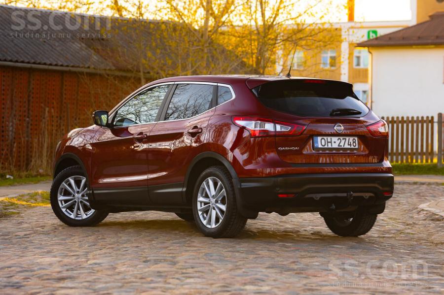 Red Nissan Qashqai 2014 in Jelgava, with an engine capacity of 1.20 L and mileage of 0 thousand km for 8250 €, photo 3 on AUTOMOTO.COM.LV