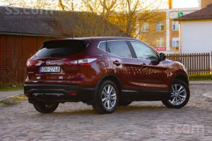 Red Nissan Qashqai 2014 in Jelgava, with an engine capacity of 1.20 L and mileage of 0 thousand km for 8250 €, photo 4 on AUTOMOTO.COM.LV