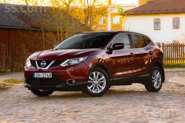 Red Nissan Qashqai 2014 in Jelgava, with an engine capacity of 1.20 L and mileage of 0 thousand km for 8250 €, photo 4 on AUTOMOTO.COM.LV