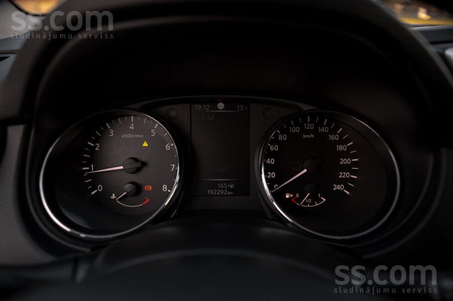 Red Nissan Qashqai 2014 in Jelgava, with an engine capacity of 1.20 L and mileage of 0 thousand km for 8250 €, photo 9 on AUTOMOTO.COM.LV