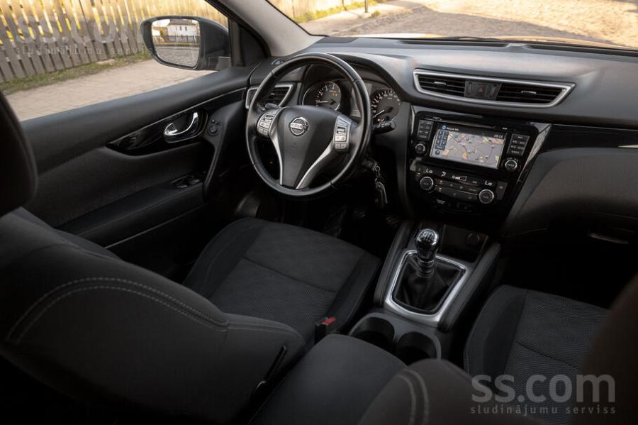 Red Nissan Qashqai 2014 in Jelgava, with an engine capacity of 1.20 L and mileage of 0 thousand km for 8250 €, photo 19 on AUTOMOTO.COM.LV