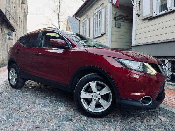 Red Nissan Qashqai 2014 in Cesis, with an engine capacity of 1.20 L and mileage of 0 thousand km for 8990 €, photo 2 on AUTOMOTO.COM.LV