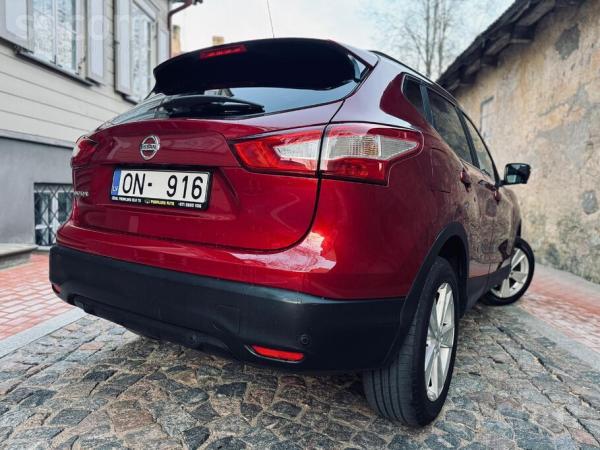 Red Nissan Qashqai 2014 in Cesis, with an engine capacity of 1.20 L and mileage of 0 thousand km for 8990 €, photo 5 on AUTOMOTO.COM.LV