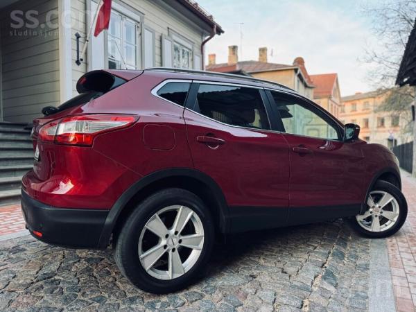 Red Nissan Qashqai 2014 in Cesis, with an engine capacity of 1.20 L and mileage of 0 thousand km for 8990 €, photo 6 on AUTOMOTO.COM.LV