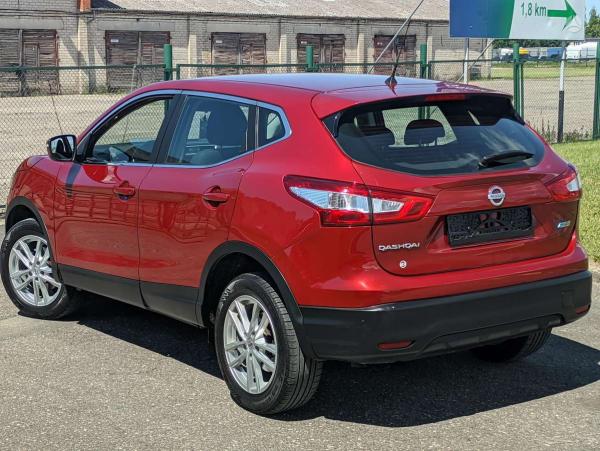 Sarkans Nissan Qashqai 2014 Kretinga, ar dzinēja tilpumu 1.46 L un nobraukumu 202 tūkst. km par 7950 €, foto 8 vietnē AUTOMOTO.COM.LV