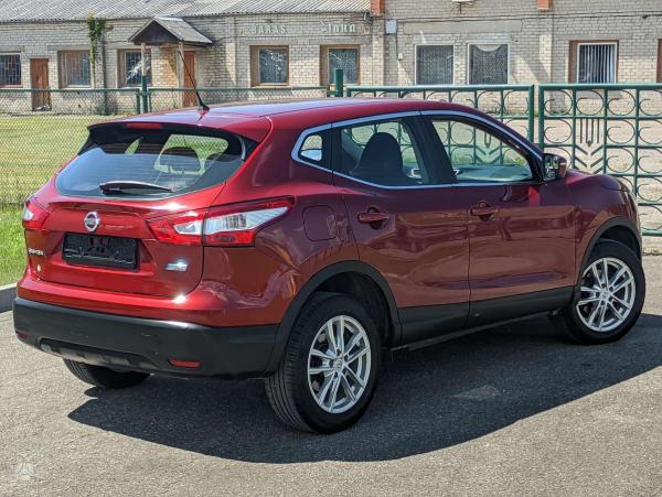 Sarkans Nissan Qashqai 2014 Kretinga, ar dzinēja tilpumu 1.46 L un nobraukumu 202 tūkst. km par 7950 €, foto 9 vietnē AUTOMOTO.COM.LV