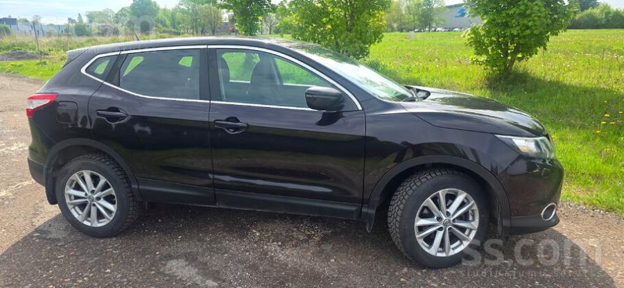Sarkans Nissan Qashqai 2014 Rīga, ar dzinēja tilpumu 1.20 L un nobraukumu 137 tūkst. km par 9000 €, foto 6 vietnē AUTOMOTO.COM.LV