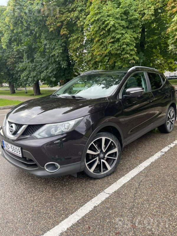 Red Nissan Qashqai 2014 in Riga, with an engine capacity of 1.20 L and mileage of 192 thousand km for 7200 €, photo 1 on AUTOMOTO.COM.LV