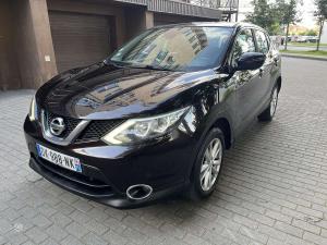 Red Nissan Qashqai 2014 in Vilnius, with an engine capacity of 1.46 L and mileage of 245 thousand km for 6700 €, photo  on AUTOMOTO.COM.LV