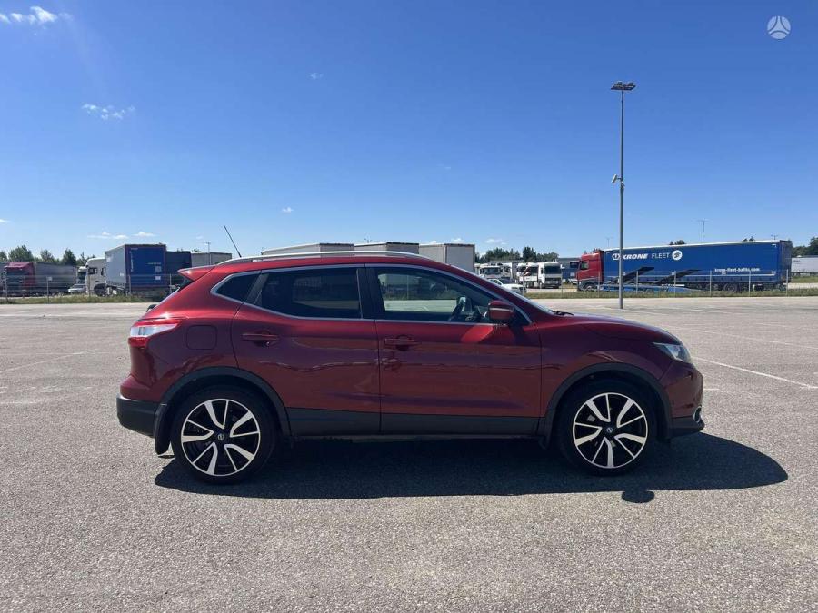 Sarkans Nissan Qashqai 2014 Viļņa, ar dzinēja tilpumu 1.60 L un nobraukumu 326 tūkst. km par 7700 €, foto 5 vietnē AUTOMOTO.COM.LV