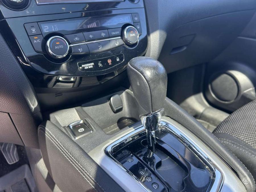 Sarkans Nissan Qashqai 2014 Viļņa, ar dzinēja tilpumu 1.60 L un nobraukumu 326 tūkst. km par 7700 €, foto 20 vietnē AUTOMOTO.COM.LV