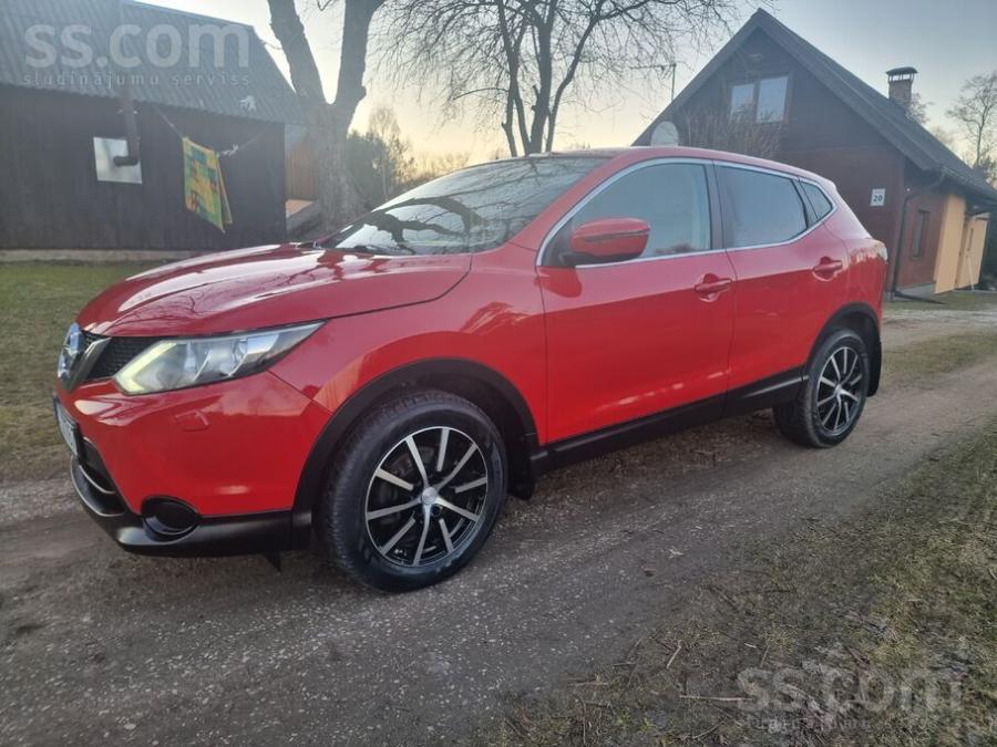 Red Nissan Qashqai 2015 in Riga, with an engine capacity of 1.20 L and mileage of 165 thousand km for 7500 €, photo 2 on AUTOMOTO.COM.LV