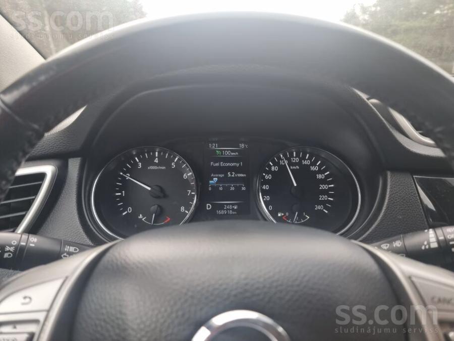 Red Nissan Qashqai 2015 in Riga, with an engine capacity of 1.20 L and mileage of 165 thousand km for 7500 €, photo 13 on AUTOMOTO.COM.LV