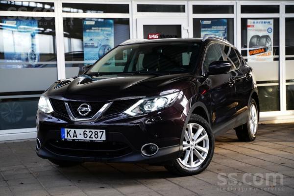 Red Nissan Qashqai 2015 in Riga, with an engine capacity of 1.50 L and mileage of 150 thousand km for 8990 €, photo 1 on AUTOMOTO.COM.LV