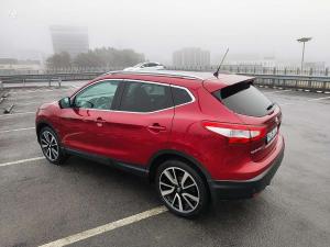 Red Nissan Qashqai 2015 in Vilnius, with an engine capacity of 1.20 L and mileage of 51 thousand km for 9700 €, photo 6 on AUTOMOTO.COM.LV