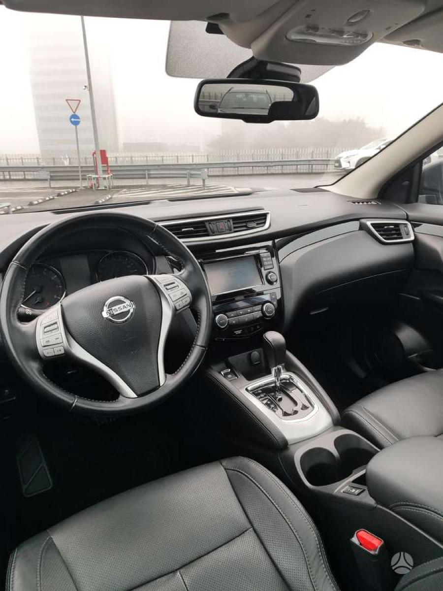 Red Nissan Qashqai 2015 in Vilnius, with an engine capacity of 1.20 L and mileage of 51 thousand km for 9700 €, photo 9 on AUTOMOTO.COM.LV