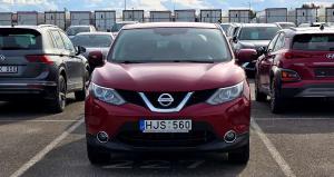 Red Nissan Qashqai 2015 in Vilnius, with an engine capacity of 1.20 L and mileage of 184 thousand km for 6500 €, photo 3 on AUTOMOTO.COM.LV