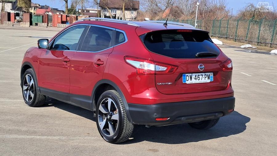 Sarkans Nissan Qashqai 2015 Klaipėda, ar dzinēja tilpumu 1.20 L un nobraukumu 133 tūkst. km par 8900 €, foto 3 vietnē AUTOMOTO.COM.LV