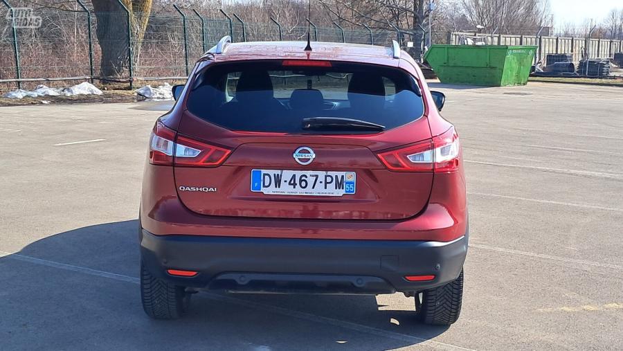Sarkans Nissan Qashqai 2015 Klaipėda, ar dzinēja tilpumu 1.20 L un nobraukumu 133 tūkst. km par 8900 €, foto 8 vietnē AUTOMOTO.COM.LV