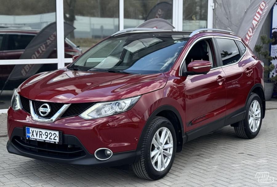 Red Nissan Qashqai 2015 in Radviliskis, with an engine capacity of 1.20 L and mileage of 102 thousand km for 9250 €, photo 4 on AUTOMOTO.COM.LV