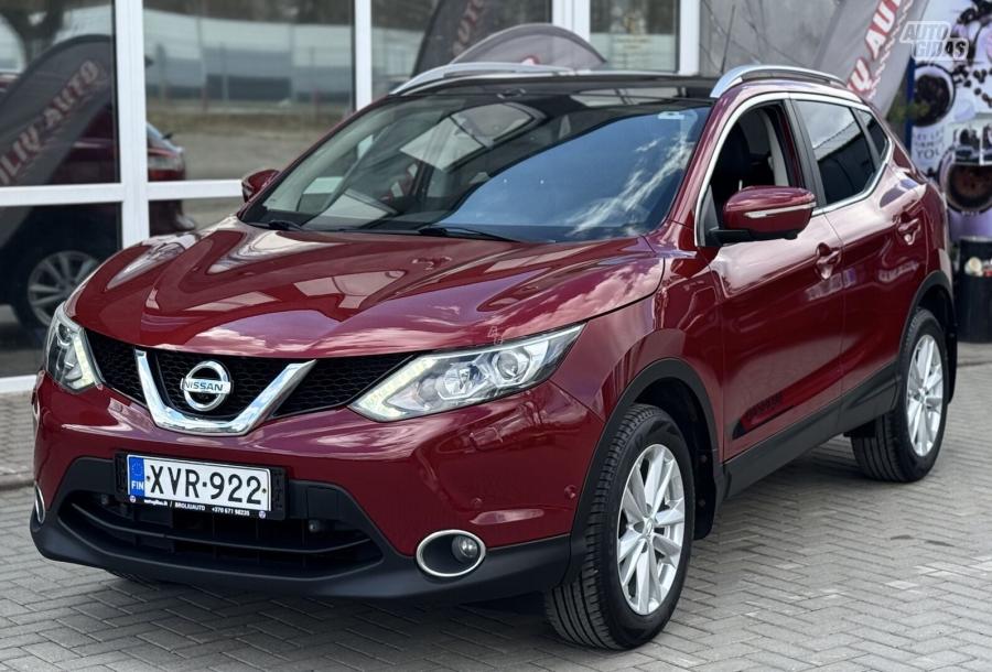 Red Nissan Qashqai 2015 in Radviliskis, with an engine capacity of 1.20 L and mileage of 102 thousand km for 9250 €, photo 6 on AUTOMOTO.COM.LV