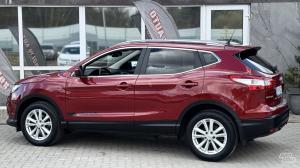 Red Nissan Qashqai 2015 in Radviliskis, with an engine capacity of 1.20 L and mileage of 102 thousand km for 9250 €, photo 8 on AUTOMOTO.COM.LV