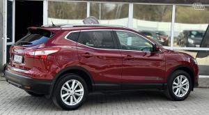 Red Nissan Qashqai 2015 in Radviliskis, with an engine capacity of 1.20 L and mileage of 102 thousand km for 9250 €, photo 9 on AUTOMOTO.COM.LV