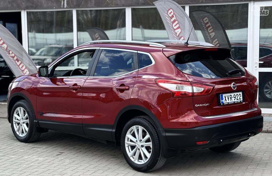 Red Nissan Qashqai 2015 in Radviliskis, with an engine capacity of 1.20 L and mileage of 102 thousand km for 9250 €, photo 10 on AUTOMOTO.COM.LV