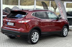 Red Nissan Qashqai 2015 in Radviliskis, with an engine capacity of 1.20 L and mileage of 102 thousand km for 9250 €, photo 11 on AUTOMOTO.COM.LV