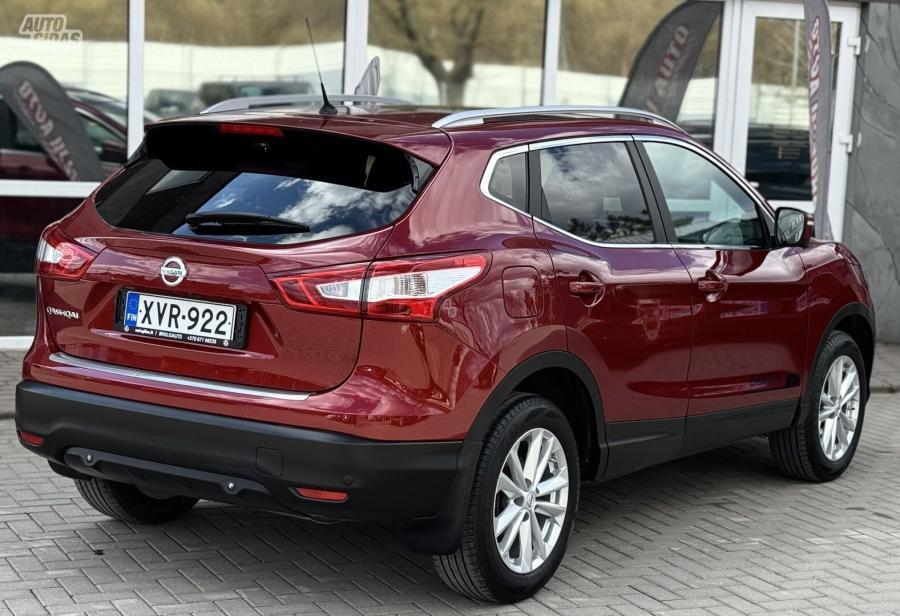 Red Nissan Qashqai 2015 in Radviliskis, with an engine capacity of 1.20 L and mileage of 102 thousand km for 9250 €, photo 13 on AUTOMOTO.COM.LV