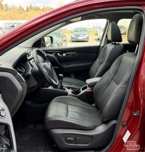 Red Nissan Qashqai 2015 in Radviliskis, with an engine capacity of 1.20 L and mileage of 102 thousand km for 9250 €, photo 19 on AUTOMOTO.COM.LV