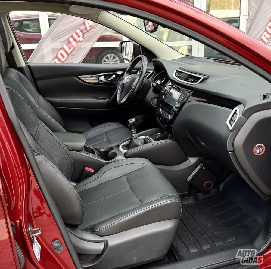 Red Nissan Qashqai 2015 in Radviliskis, with an engine capacity of 1.20 L and mileage of 102 thousand km for 9250 €, photo 20 on AUTOMOTO.COM.LV