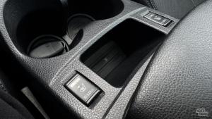 Red Nissan Qashqai 2015 in Radviliskis, with an engine capacity of 1.20 L and mileage of 102 thousand km for 9250 €, photo 25 on AUTOMOTO.COM.LV