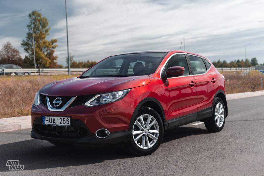 Red Nissan Qashqai 2015 in Vilnius, with an engine capacity of 1.20 L and mileage of 126 thousand km for 8500 €, photo 1 on AUTOMOTO.COM.LV