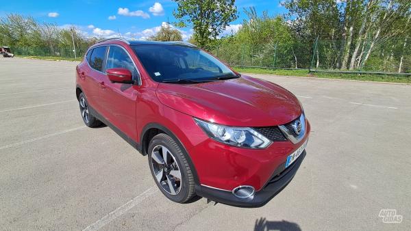 Red Nissan Qashqai 2015 in Klaipeda, with an engine capacity of 1.20 L and mileage of 133 thousand km for 8900 €, photo 1 on AUTOMOTO.COM.LV