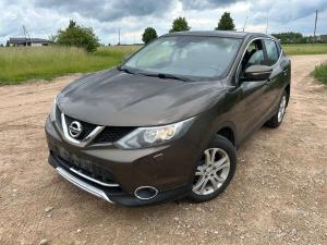 Sarkans Nissan Qashqai 2015 Tauragė, ar dzinēja tilpumu 1.20 L un nobraukumu 150 tūkst. km par 5500 €, foto  vietnē AUTOMOTO.COM.LV