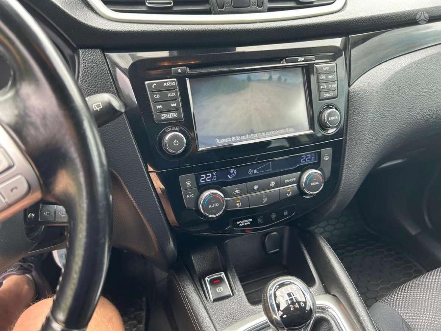 Sarkans Nissan Qashqai 2015 Tauragė, ar dzinēja tilpumu 1.20 L un nobraukumu 150 tūkst. km par 5500 €, foto 9 vietnē AUTOMOTO.COM.LV