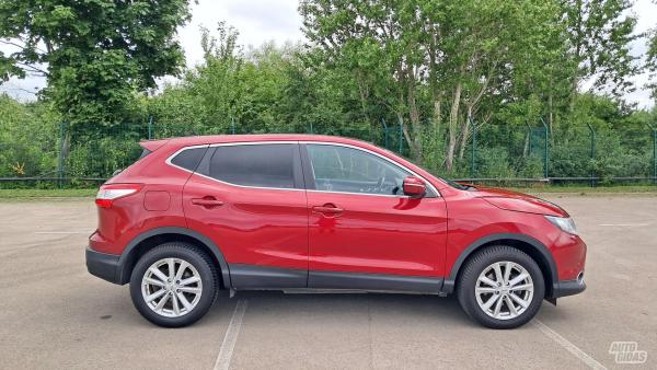 Sarkans Nissan Qashqai 2015 Klaipėda, ar dzinēja tilpumu 1.50 L un nobraukumu 225 tūkst. km par 7999 €, foto 4 vietnē AUTOMOTO.COM.LV