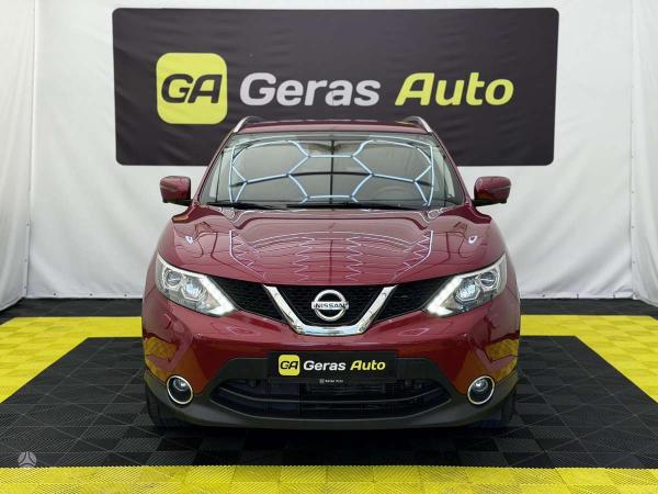 Red Nissan Qashqai 2015 in Vilnius, with an engine capacity of 1.20 L and mileage of 130 thousand km for 9999 €, photo 7 on AUTOMOTO.COM.LV