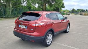 Red Nissan Qashqai 2015 in Klaipeda, with an engine capacity of 1.50 L and mileage of 225 thousand km for 7999 €, photo 4 on AUTOMOTO.COM.LV