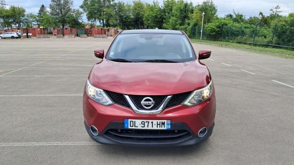 Red Nissan Qashqai 2015 in Klaipeda, with an engine capacity of 1.50 L and mileage of 225 thousand km for 7999 €, photo 7 on AUTOMOTO.COM.LV