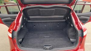 Red Nissan Qashqai 2015 in Klaipeda, with an engine capacity of 1.50 L and mileage of 225 thousand km for 7999 €, photo 10 on AUTOMOTO.COM.LV