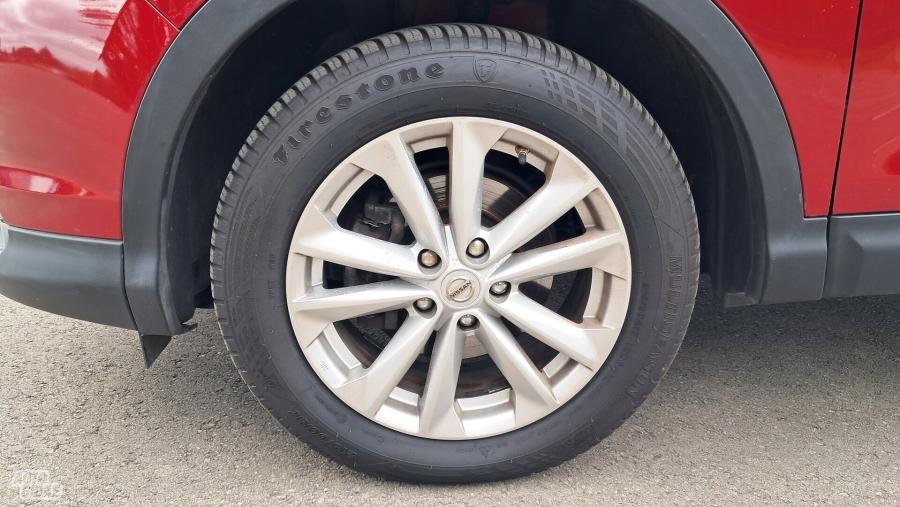 Red Nissan Qashqai 2015 in Klaipeda, with an engine capacity of 1.50 L and mileage of 225 thousand km for 7999 €, photo 12 on AUTOMOTO.COM.LV