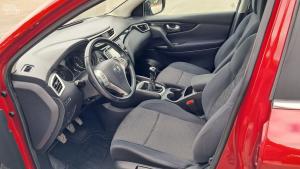 Red Nissan Qashqai 2015 in Klaipeda, with an engine capacity of 1.50 L and mileage of 225 thousand km for 7999 €, photo 15 on AUTOMOTO.COM.LV