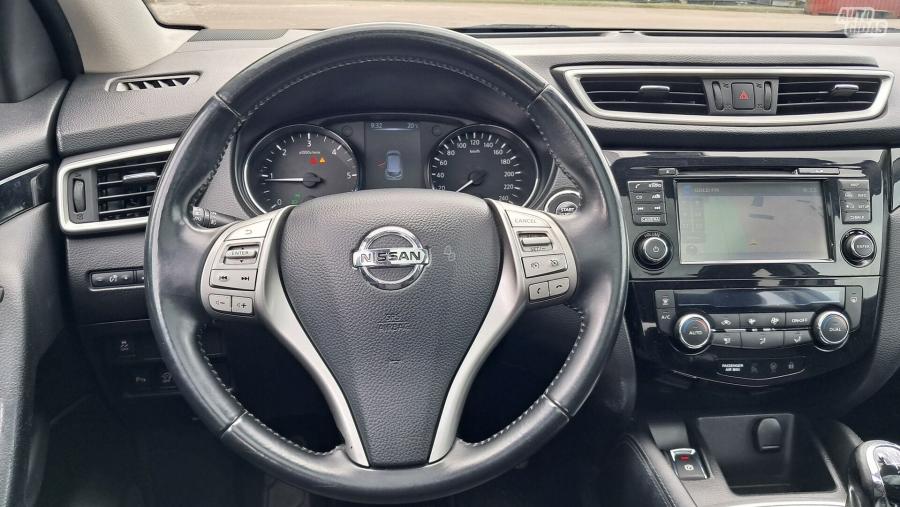 Red Nissan Qashqai 2015 in Klaipeda, with an engine capacity of 1.50 L and mileage of 225 thousand km for 7999 €, photo 19 on AUTOMOTO.COM.LV