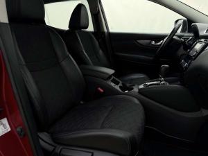 Red Nissan Qashqai 2015 in Vilnius, with an engine capacity of 1.20 L and mileage of 130 thousand km for 9999 €, photo 15 on AUTOMOTO.COM.LV