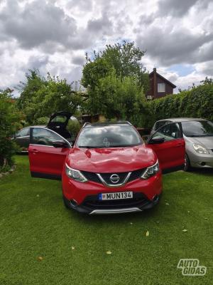 Red Nissan Qashqai 2015 in Kaunas, with an engine capacity of 1.50 L and mileage of 279 thousand km for 8100 €, photo  on AUTOMOTO.COM.LV