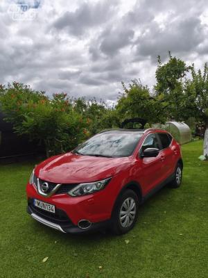 Red Nissan Qashqai 2015 in Kaunas, with an engine capacity of 1.50 L and mileage of 279 thousand km for 8100 €, photo 4 on AUTOMOTO.COM.LV