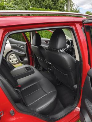 Red Nissan Qashqai 2015 in Kaunas, with an engine capacity of 1.50 L and mileage of 279 thousand km for 8100 €, photo 8 on AUTOMOTO.COM.LV